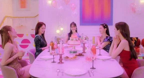 "여길 빠져나가야겠어" 엄청난 혹사로 가수들을 도망가게 한 '사장님' - 1편